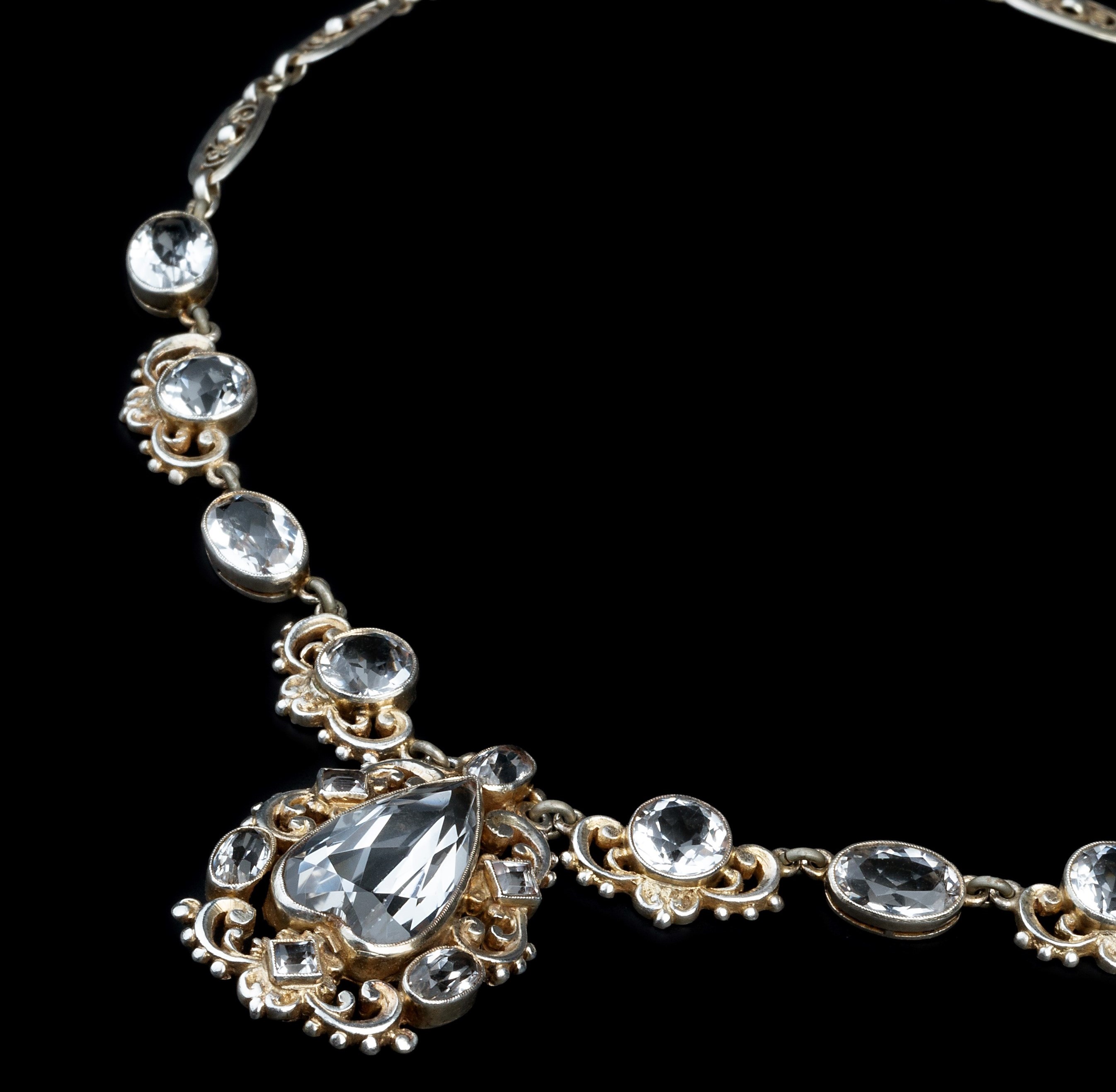 Mallams | Fine Art Auctioneers & Valuers