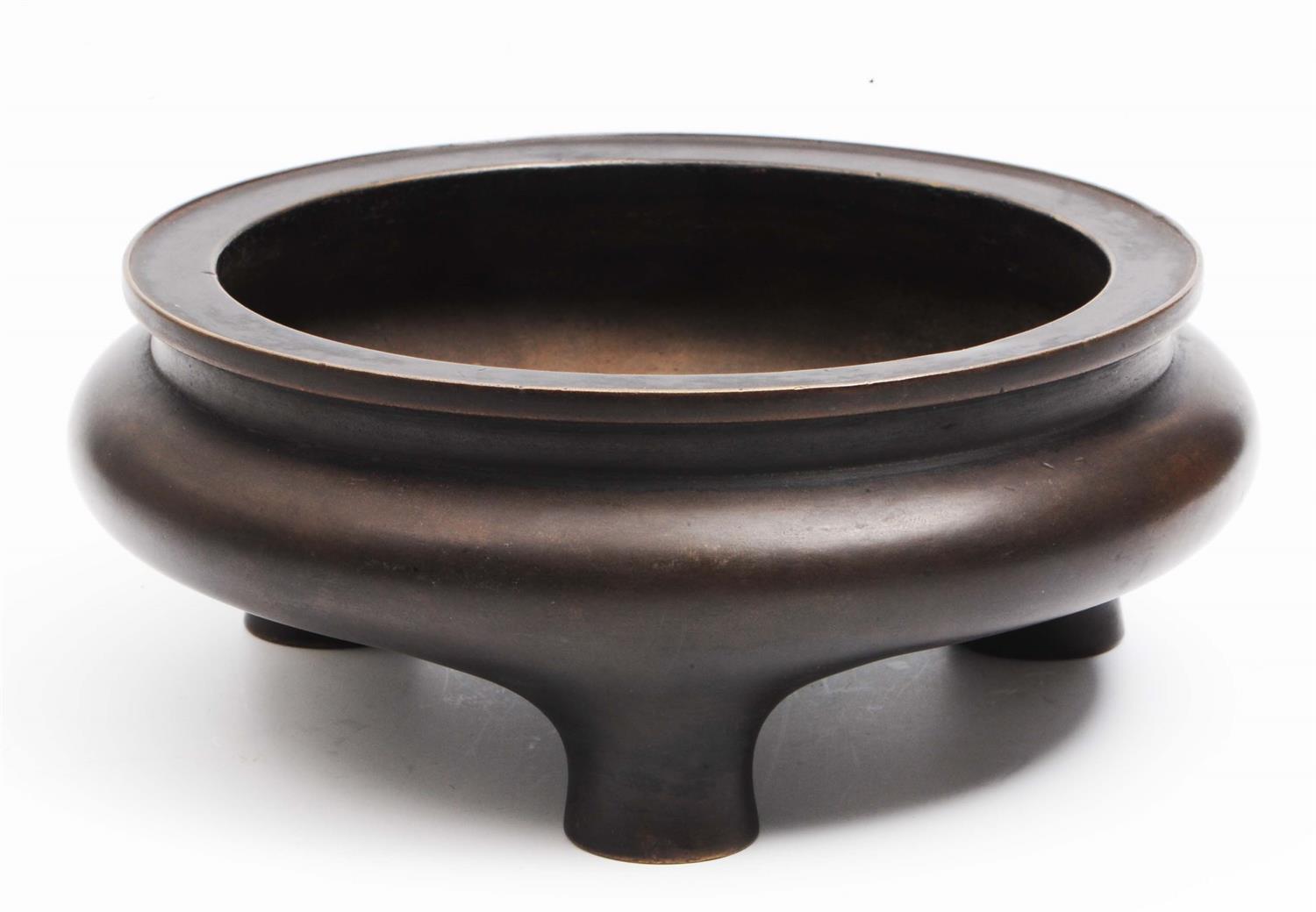 Lot 476 - A Chinese ding form censer