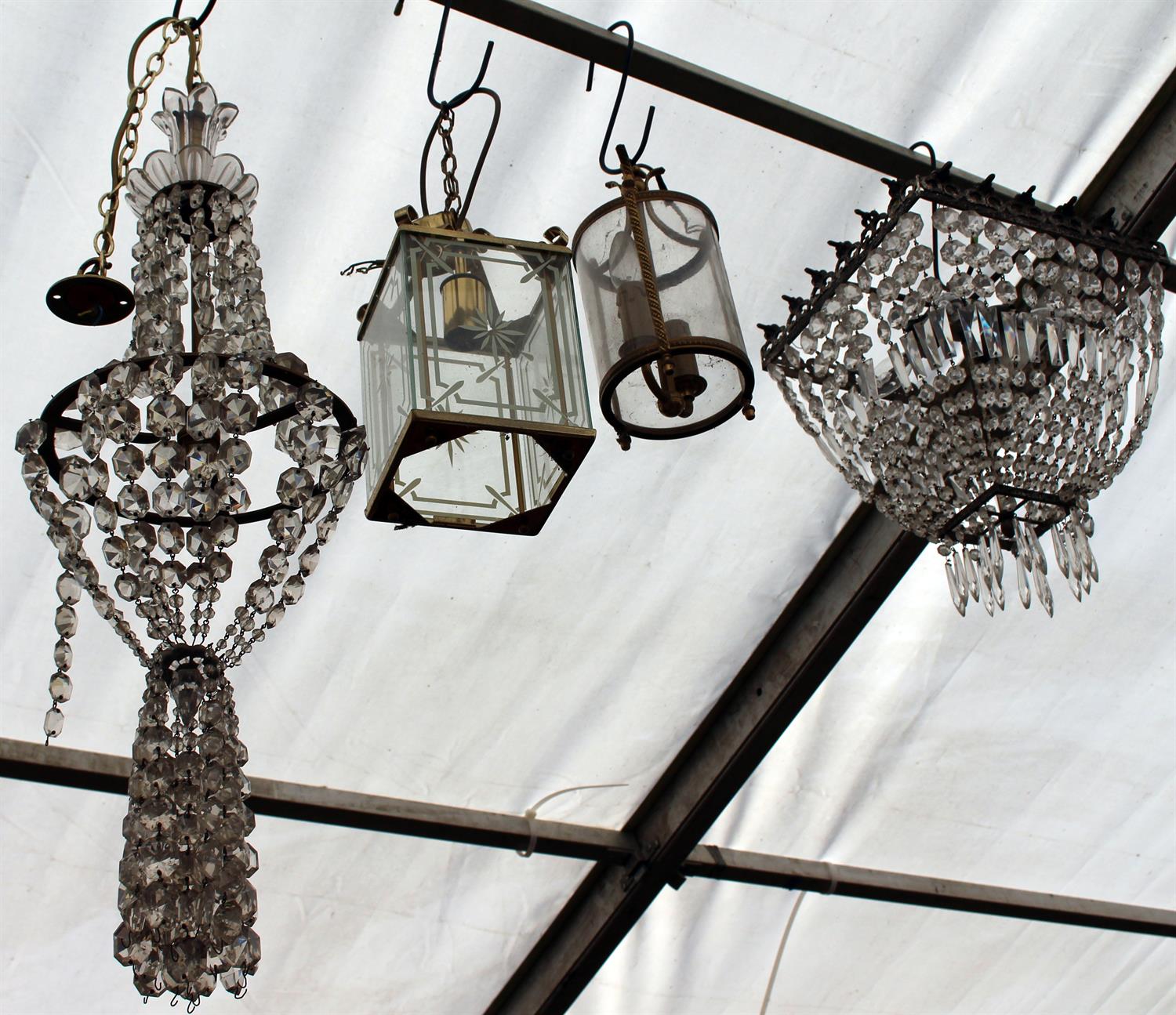 Lot 710 - A CUT GLASS HANGING LIGHT FITTING
