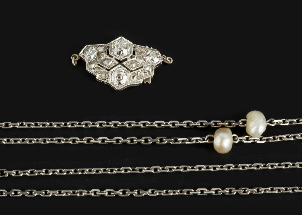 Lot 44 - A DIAMOND SET NECKLACE CLASP