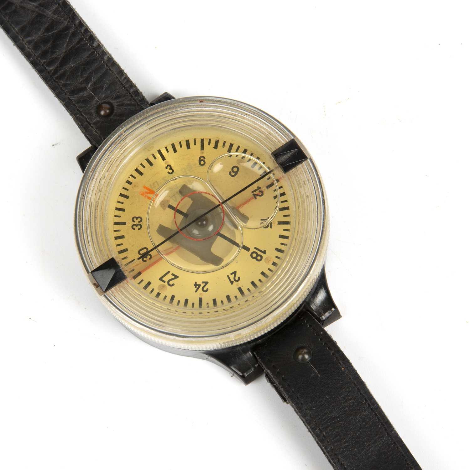 Lot 176 - A World War II German Luftwaffe wrist