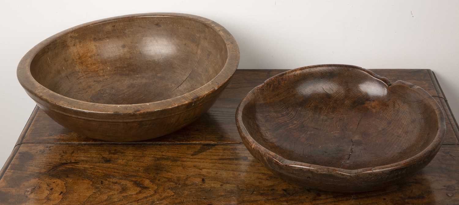Lot 20 - Two treen bowls the smaller example turned