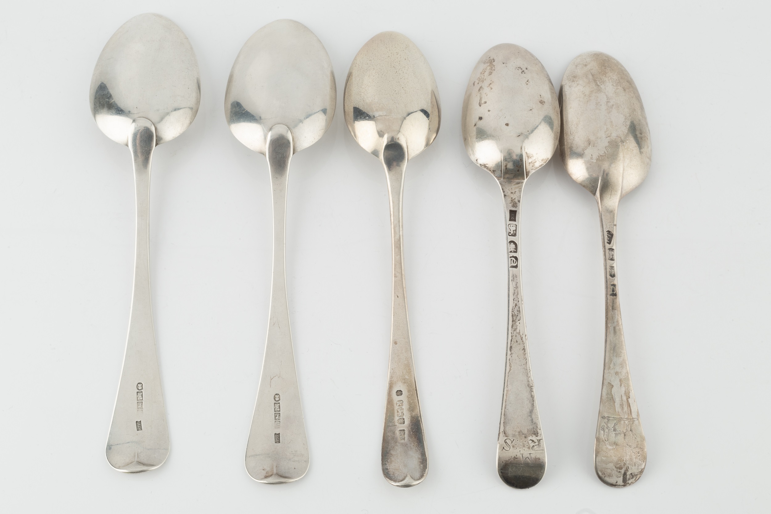 Lot 672 - A George III silver old English pattern