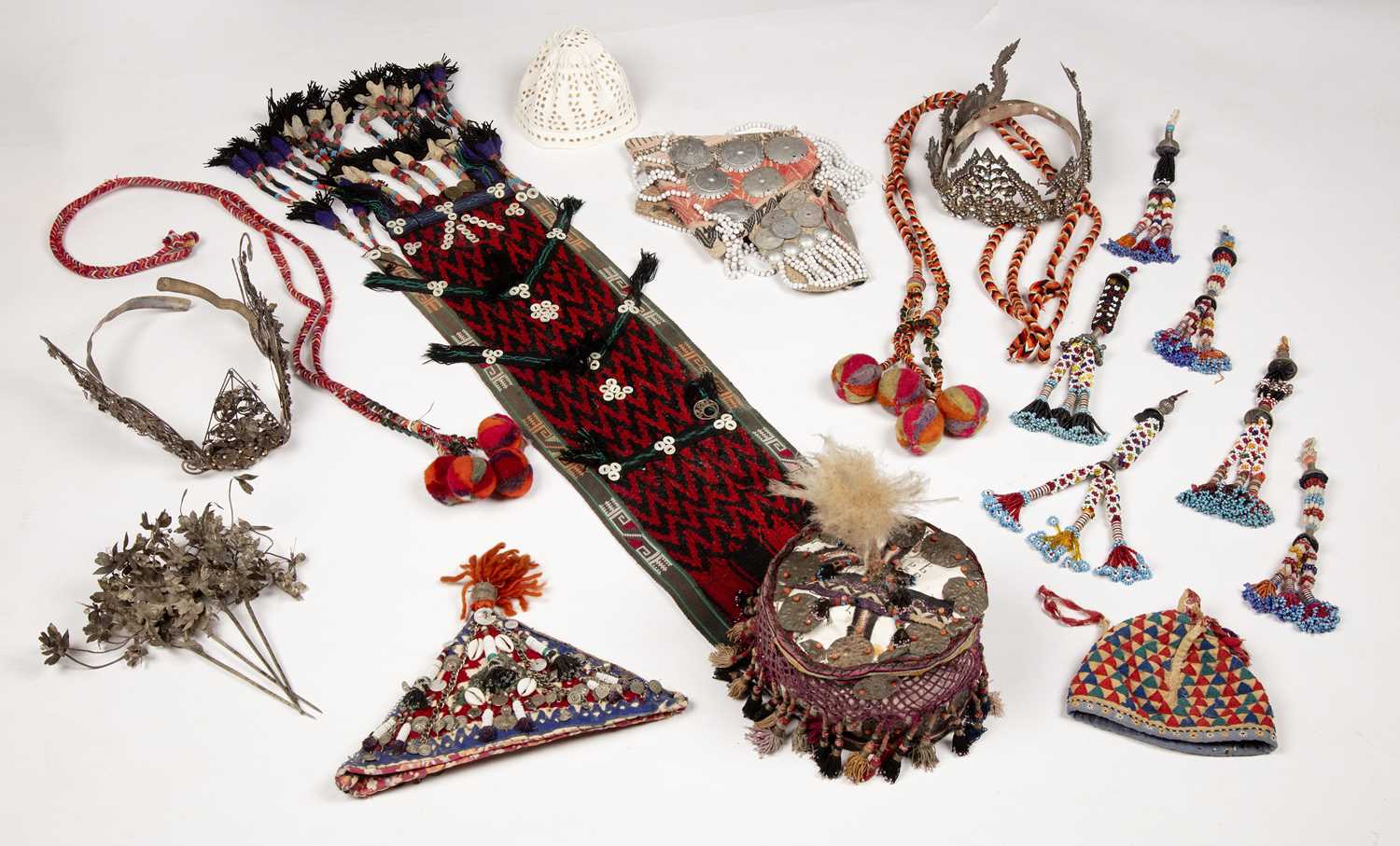 Lot 280 - Collection of accessory examples Central,