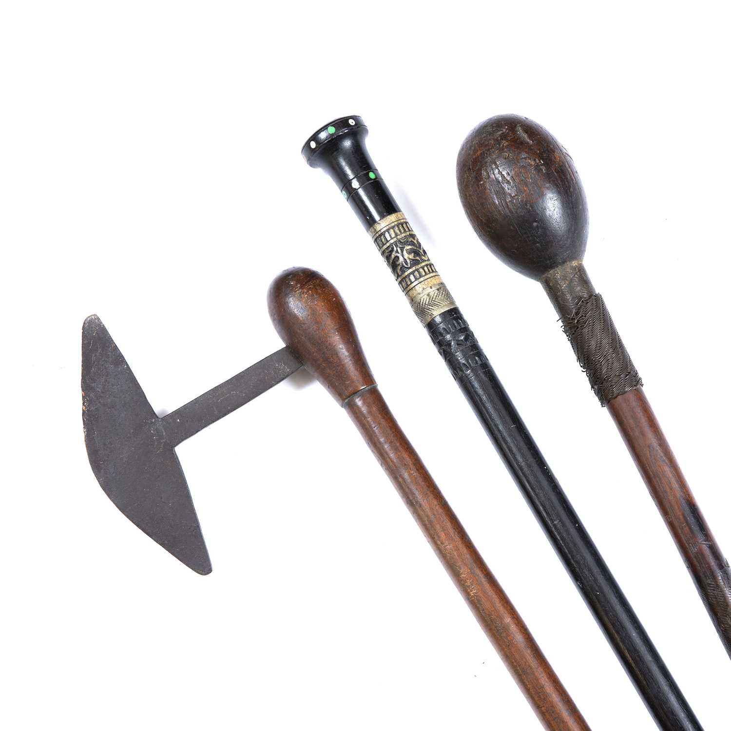 Lot 340 - A South African Zulu knobkerrie, carved wood